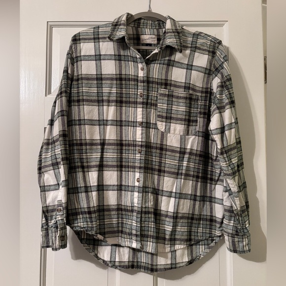 Universal Thread | Tops | Universal Thread Plaid Button Down Shirt ...